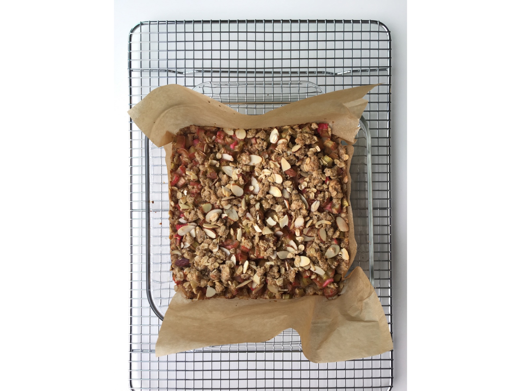 rye-rhubarb crisp bars - The Orange Onion